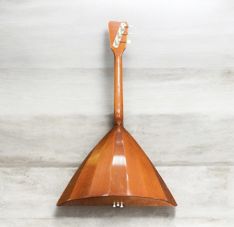 Balalaika Vintage Instrument Brown | 058900021670 | Cash Converters