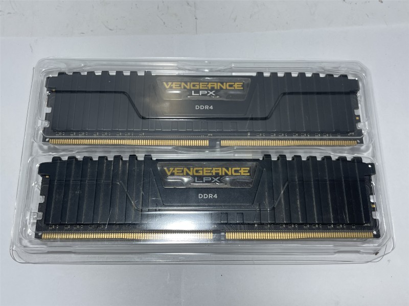 RAM Corsair Vengeance 2X4GB Ram Sticks | 015900155658 | Cash Converters