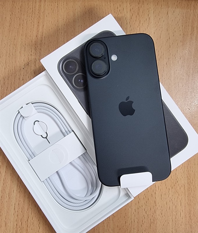 Apple iPhone 16 128GB ***As New*** 128GB Black | 058000024084 | Cash ...
