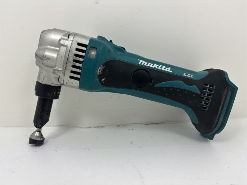Makita Djn161 Nibbler (Body Only) | 015700308042 | Cash Converters