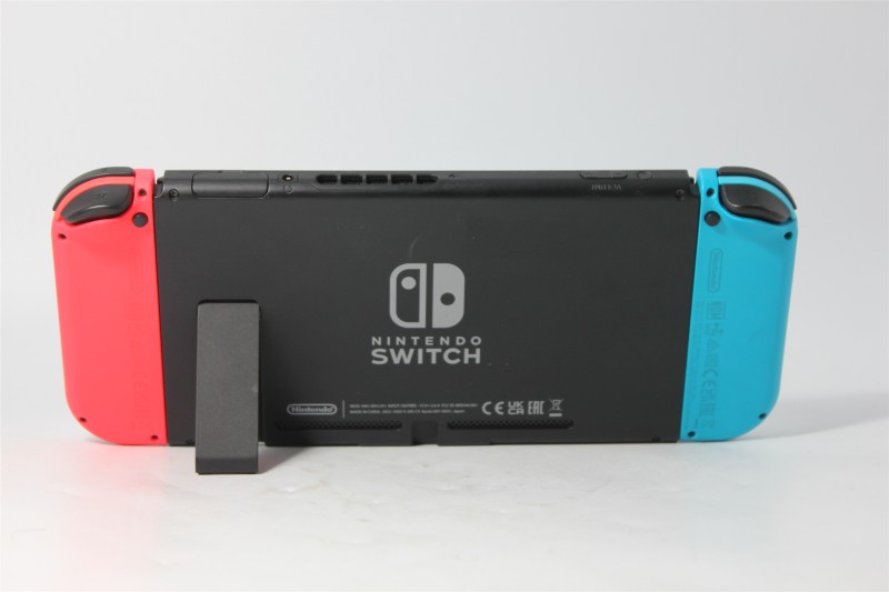 Nintendo Switch 32GB Red | 042800159578 | Cash Converters