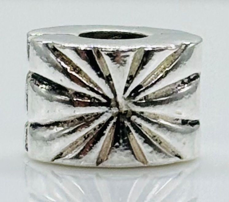 Pandora Fireworks Clip Silver Charm 2.36G | 034700271312 | Cash Converters