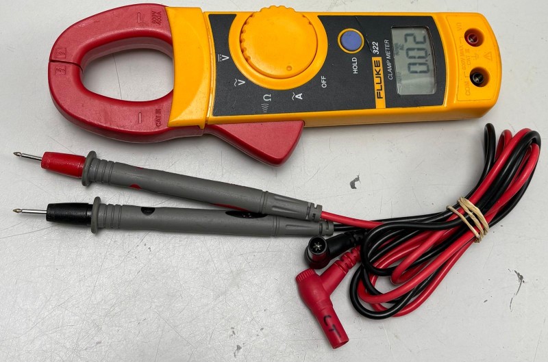 Fluke 322 Clamp Meter With Prongs | 044200061138 | Cash Converters