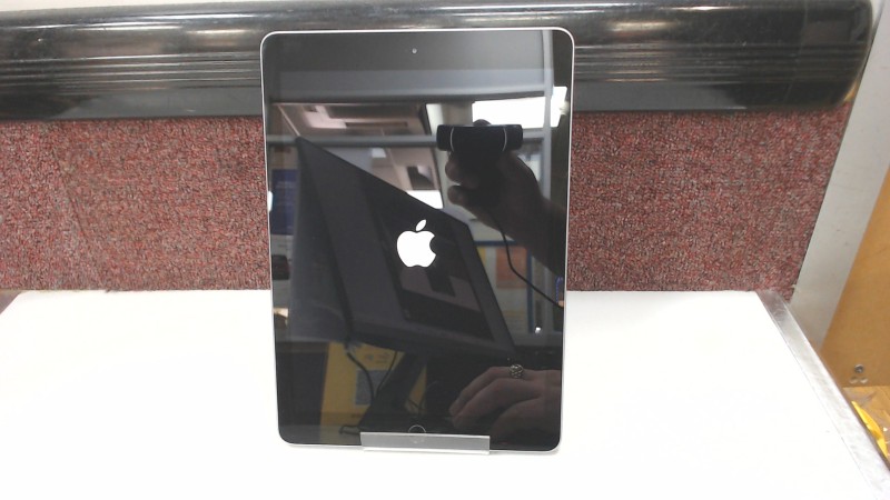 Apple iPad 6th Gen iPad 6th Generation / 32GB 32GB Silver ...