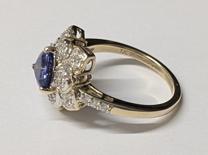 9ct 9Ct Yellow Gold Flower Ring W/ Purple & White Stones Yellow Gold ...