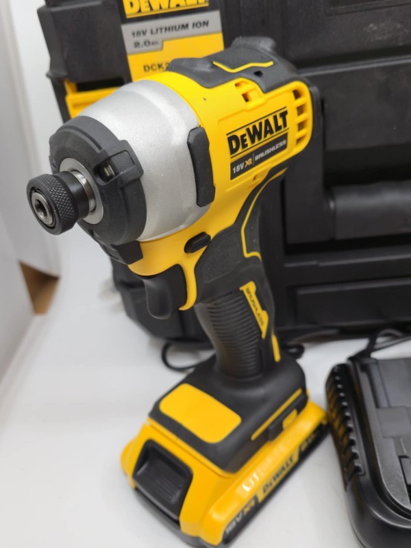 Combi Drill Dewalt Dck2062d2t-GB 18V Xr Brushless Twin Pack Dcd709 ...