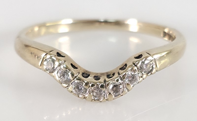 9Ct Yellow Gold Cubic Zirconia Wish Bone Style Ring Yellow Gold Ladies Ring With Stone SizeO ...