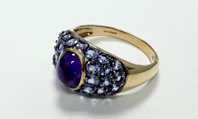 9ct 9Ct Oval Cabochon Amethyst With Pave' Setting Ring Yellow Gold ...