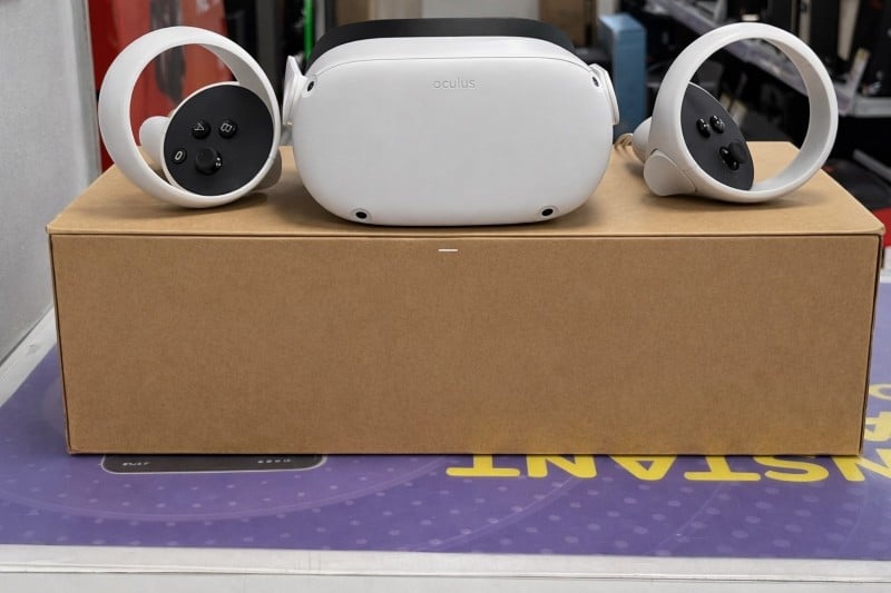 Meta/Oculus Quest 2 Vr Headset (With Controllers) - 256GB Meta/Oculus ...