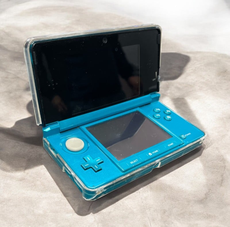 Nintendo Entertainment System (NES) Blue | 058900022088 | Cash Converters