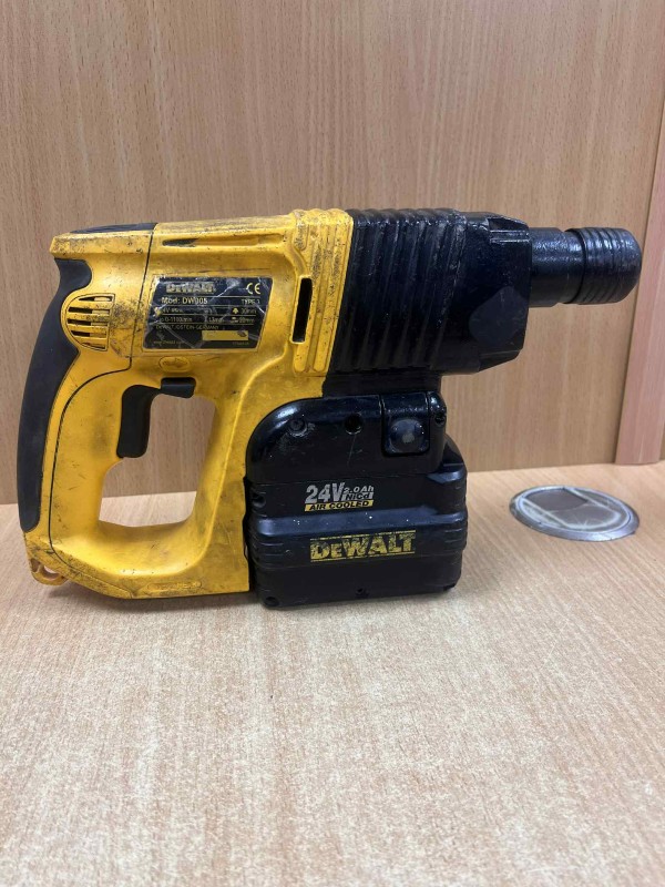 Dewalt Dw005 With Charger + 2X Batts | 020000148043 | Cash Converters