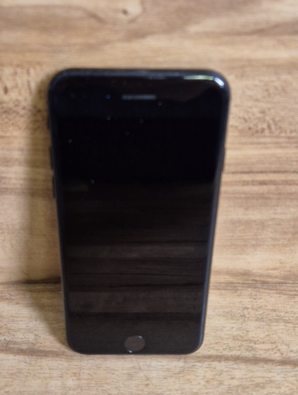 Apple iPhone Se iPhone Se 64GB Black | 048900241989 | Cash Converters