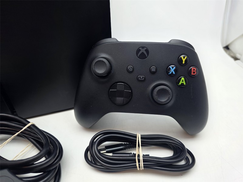 Microsoft Xbox Series X 1TB With Pad & Leads Xbox Series X 1TB Black ...