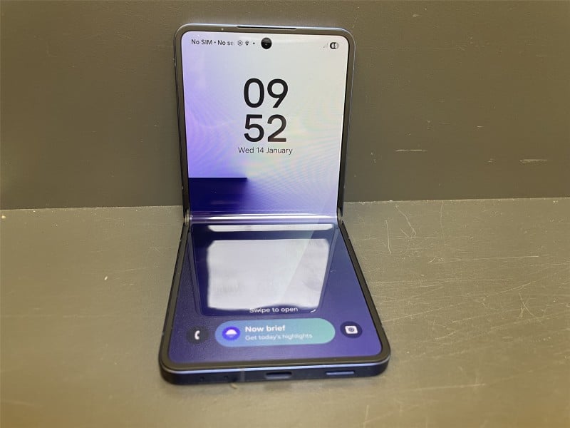 Samsung Z Flip 7 256GB Unlocked Blue | 039400097703 | Cash Converters