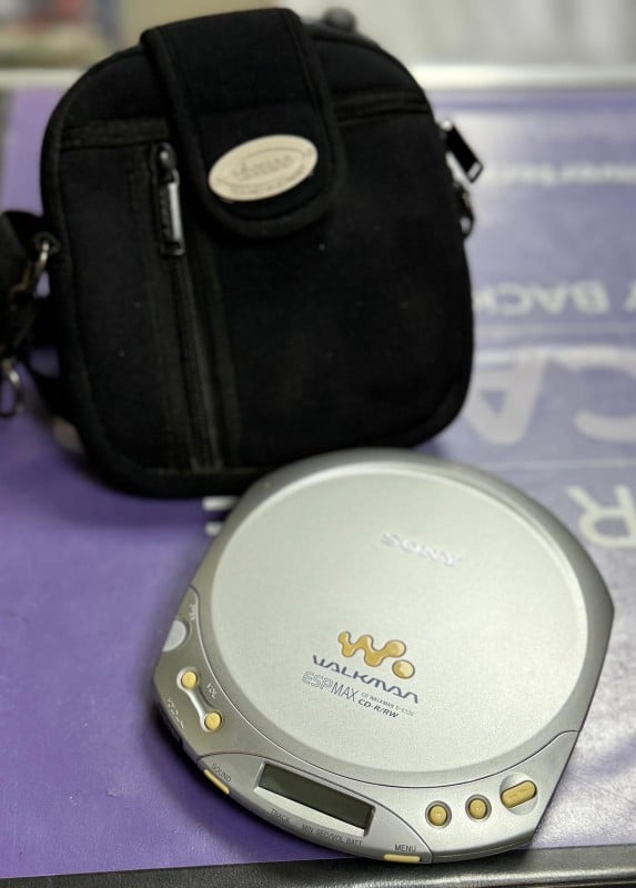 Sony Walkman D-E330 Silver | 033400132608 | Cash Converters