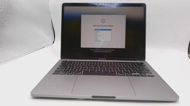 Apple A2289 Macbook Pro 13" 2020 (8GB Ram Intel Iris Plus 645 256GB SSD ...
