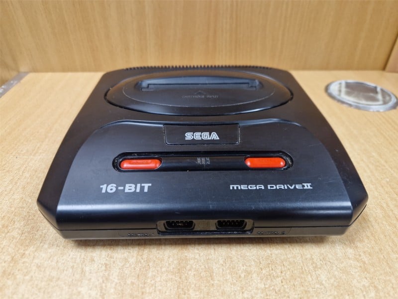 Sega Mega Drive II Black | 020000153400 | Cash Converters