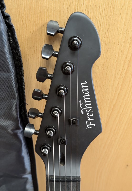 Freshman Blackout Electric Guitar Black | 049900093237 | Cash Converters