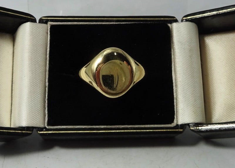 9ct Large Signet Ring Yellow Gold Unisex Ring Size X | 019600264220 ...