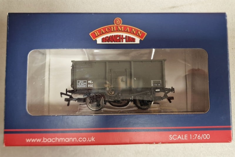 Bachmann Branch-Line 37-255 16T Mineral Wagon Zhv Olive Green Black ...