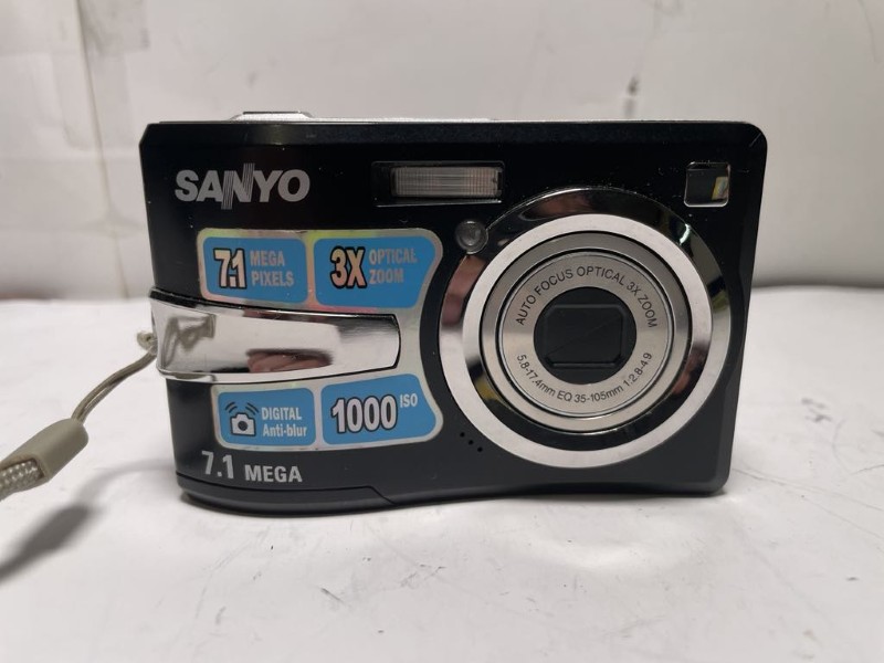 Sanyo S770 7.1 Megapixel Digital Camera Black | 046800064357 | Cash ...