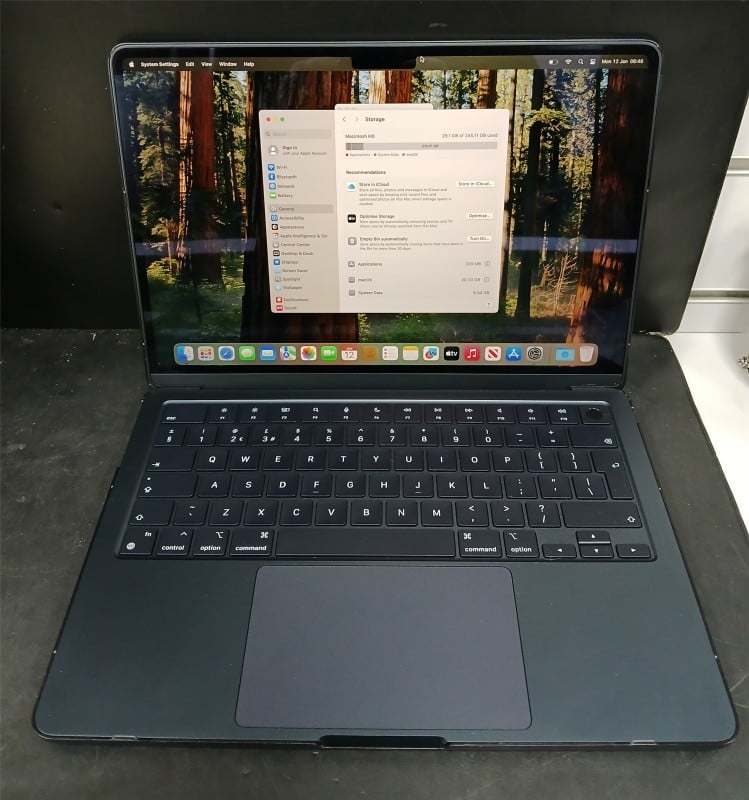 Apple A3113 Macbook Air 13". 256GB M3 Chip 16GB 256 SSD Blue ...