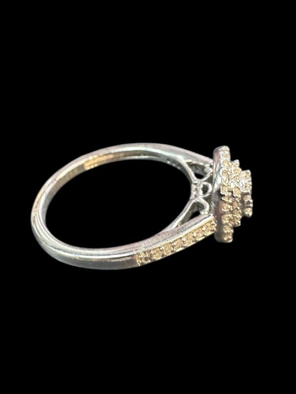 9ct White Gold Ladies Diamond Ring Size N½ | 059000036000 | Cash Converters