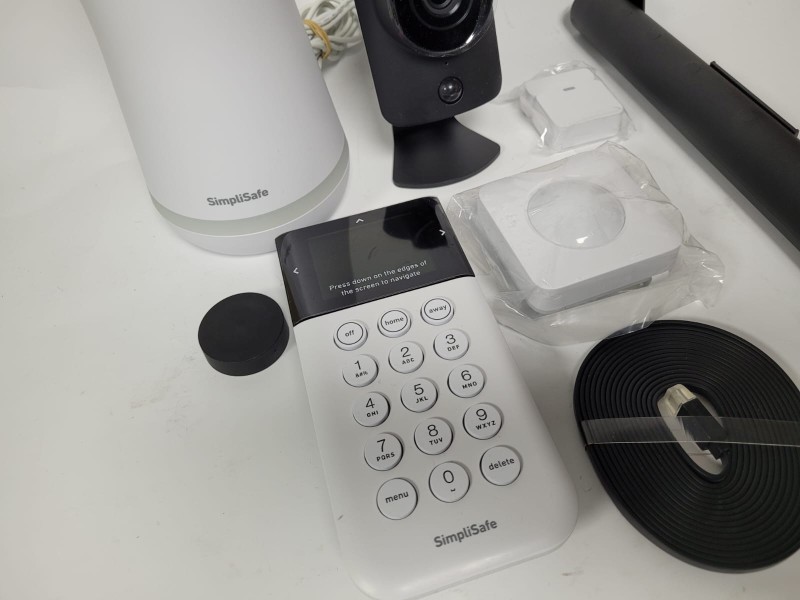 Simplisafe Home Security System White | 045500068664 | Cash Converters