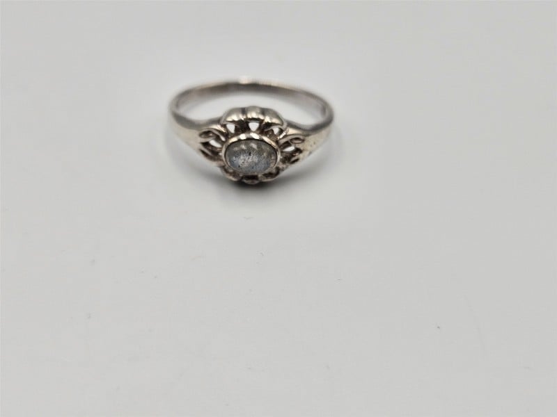 Moon Stone Ring Silver Ladies Ring Size S | 037500097300 | Cash Converters