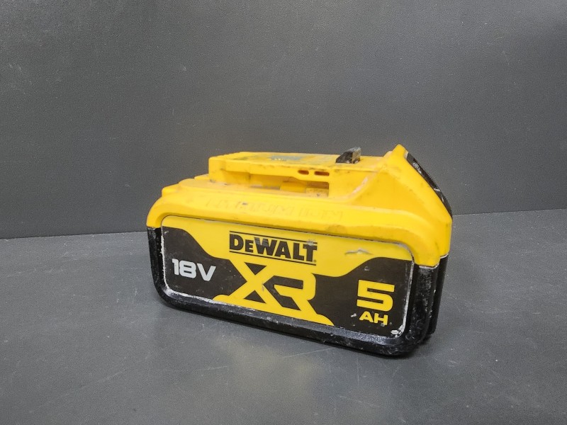 Dewalt Dcb184 18V 5Ah Battery | 049500124786 | Cash Converters