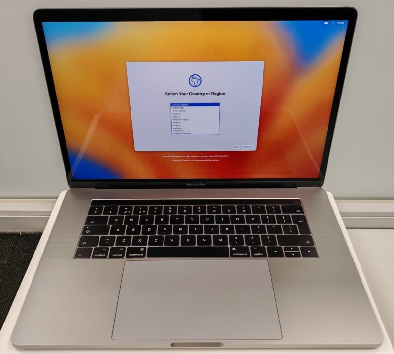 Apple Macbook Pro A1701 Intel Core i7 2.9GHz Quad-Core 16GB 2017 Grey ...