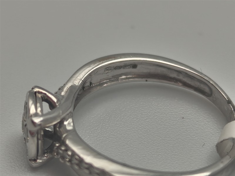 9ct Cluster White Gold Diamond Ring Size I | 033500103745 | Cash Converters