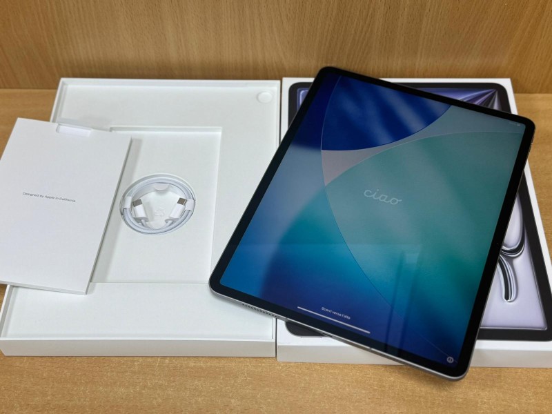Apple iPad Air 13" M3 128GB Wi-Fi + Cellular Unlocked 100% Battery ...