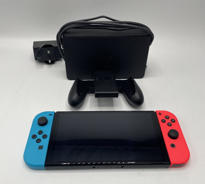 Nintendo Switch Oled 32GB Black | 027300096828 | Cash Converters