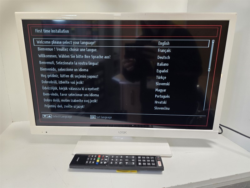 Logik 24" TV & DVD Combi With Unoffical Remote White | 020400228391 ...