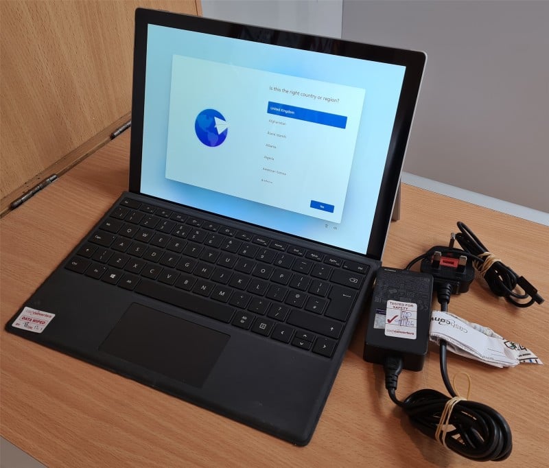 Microsoft Surface Pro 6 256GB (i7) 8650U 8GB, B Intel Core i7 8GB 256GB ...