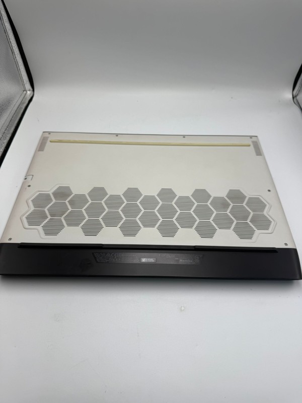 Alienware M17 R4 - 32GB - 1.4TB - i9 -Win11 M17 R4 - 32GB - 1.4TB - i9 ...