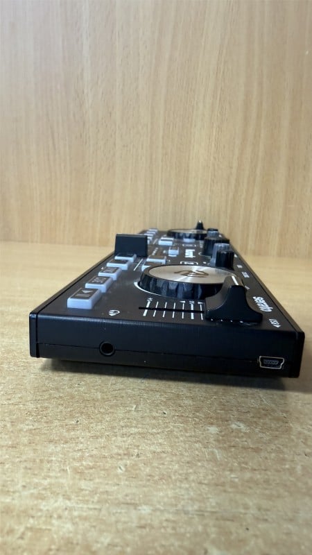 Numark Dj2go2 Touch Compact Dj Controller Black | 046600090072 | Cash ...