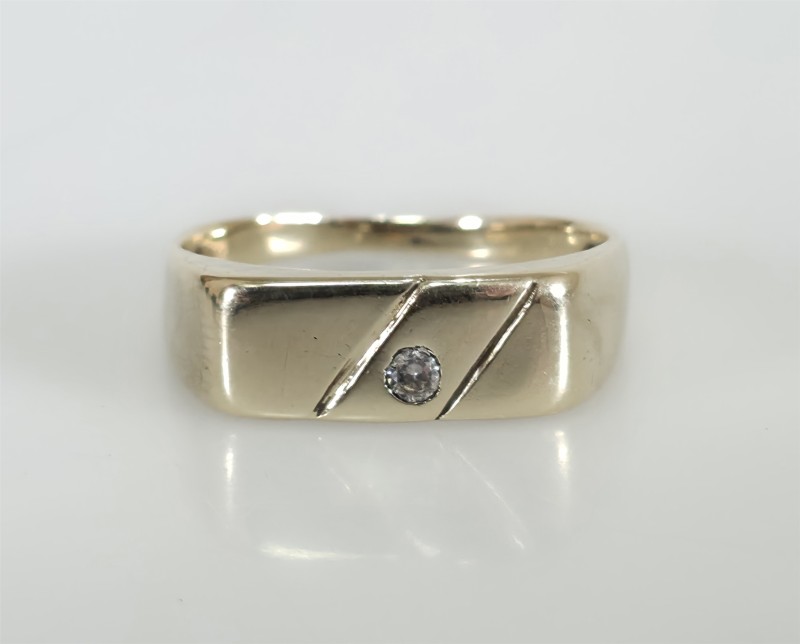 9Ct Yellow Gold Cubic Zirconia Signet Ring Yellow Gold Unisex Ring Size ...