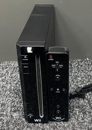 Nintendo Wii 32GB Black for 29.98 Second Hand