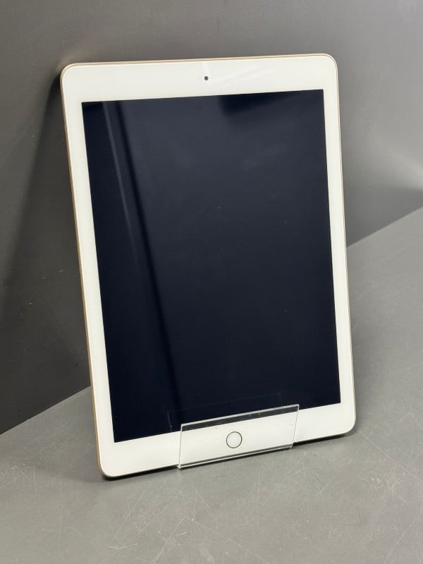 Apple iPad 5th Gen 128GB - Wifi 128GB Gold | 031800096988 | Cash Converters