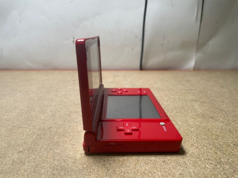 Nintendo DS Red | 046800069535 | Cash Converters