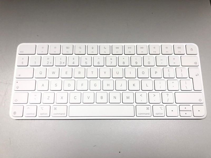 Apple Magic Keyboard (Usb-C) - British English A3203 White ...