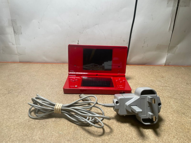 Nintendo DS Red | 046800069535 | Cash Converters