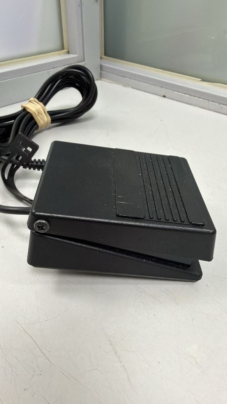 Roland, Damper Pedal Momentary Footswitch Dp-2, Black | 044300076424 ...