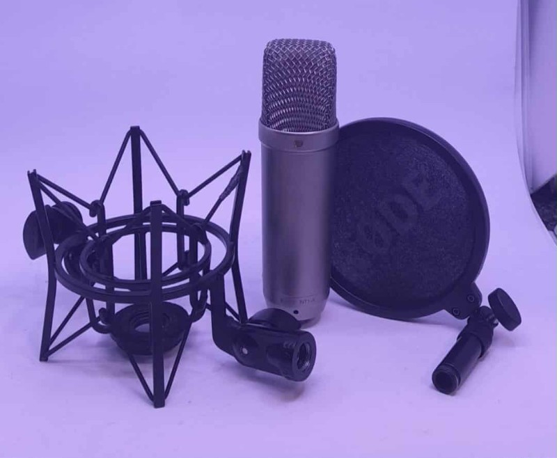 Rode Nt1-A Cardioid Condenser Microphone, Large Diaphragm, Silver Black ...