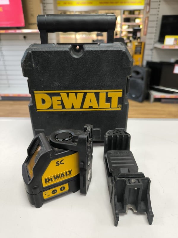 Dewalt Dw088 Laser Level - Red Light | 022100356644 | Cash Converters