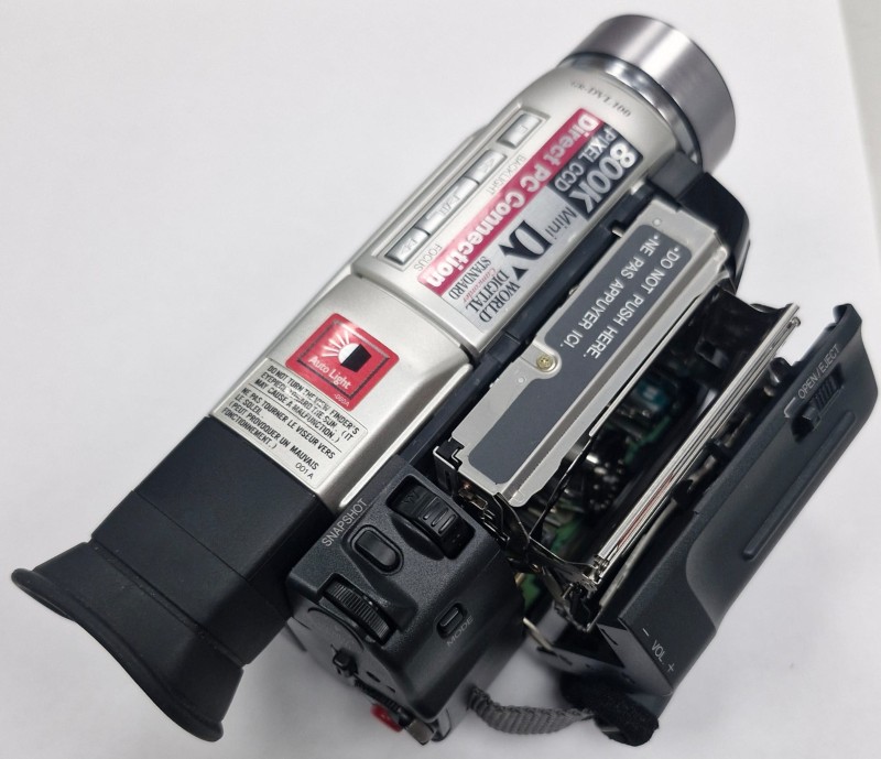 Jvc Gr-Dvl100e Silver | 048800225918 | Cash Converters