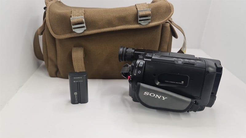 Sony Hanycam Ccd-Tr425e Grey | 019300247803 | Cash Converters