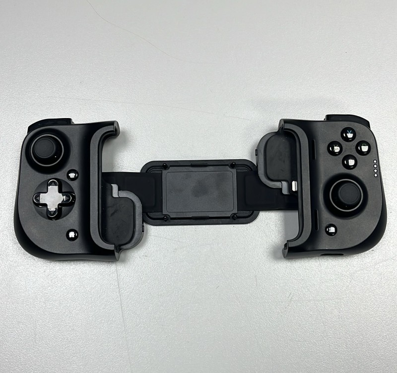Razor Kishi Smartphone Gaming Controller (Ios) Black | 045800080938 ...
